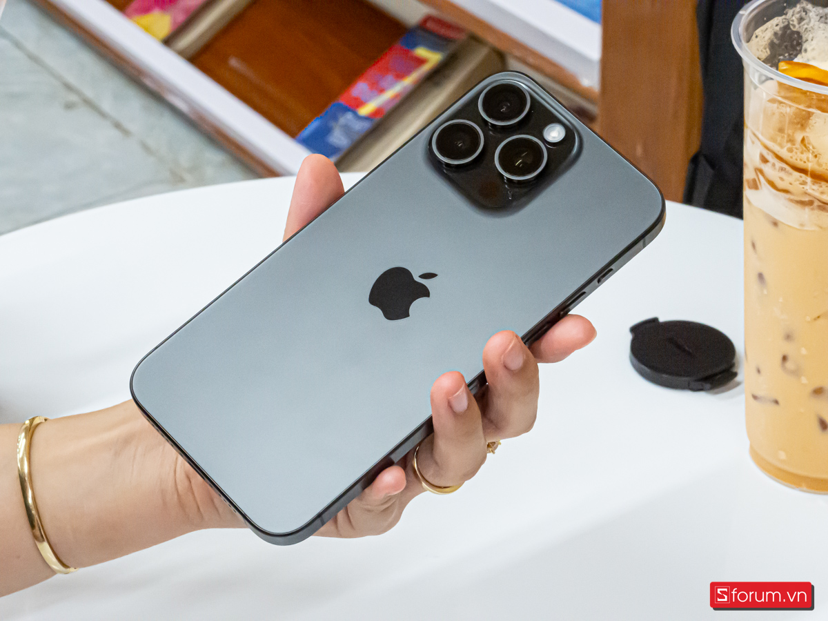 Nên mua iPhone 15 Pro Max 256GB hay 512GB